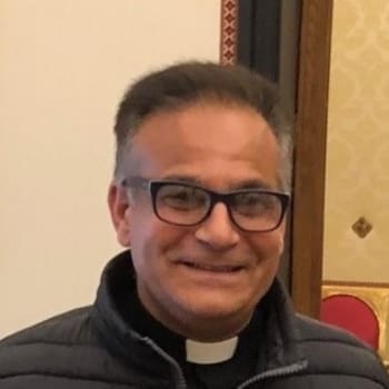 Don Arthur stupra un chierichetto di 10 anni e fugge in Marocco: altri ...