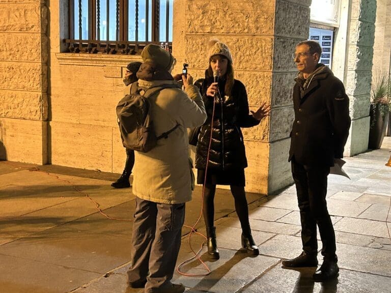 Flash mob in piazza Sisto IV: letti i nomi dei sacerdoti pedofili ...